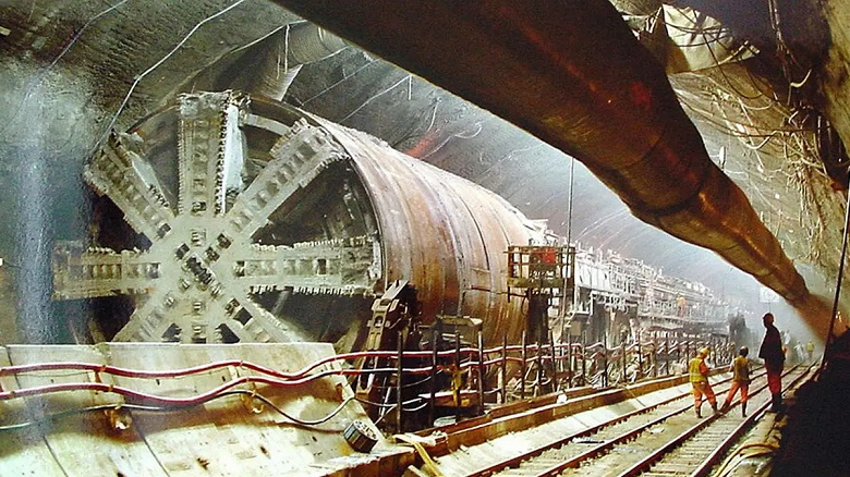 Innovative Recovery in Yangtze Tunnel: A Chinese Engineering ...